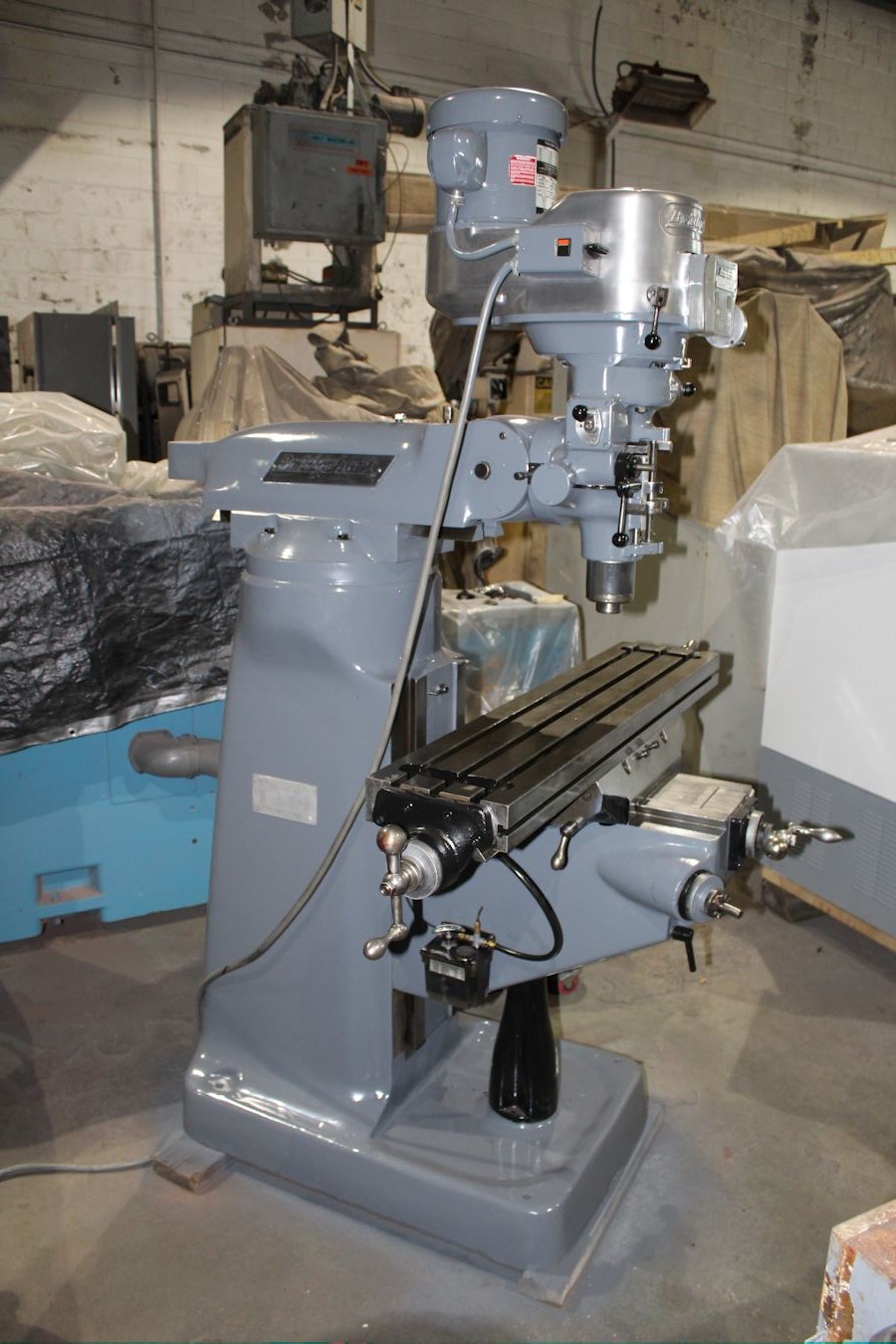 S# 255317, Spindle takes R-8 collets, Chromed ways, One shot lube ...